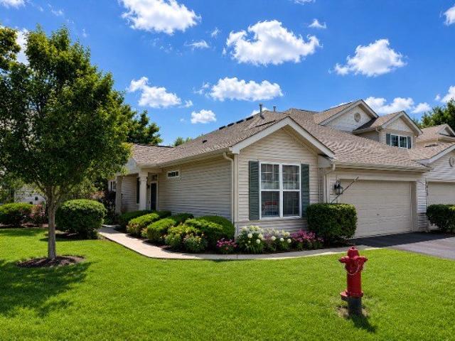 6415 Cherrywood Ct, Fox Lake, IL 60020