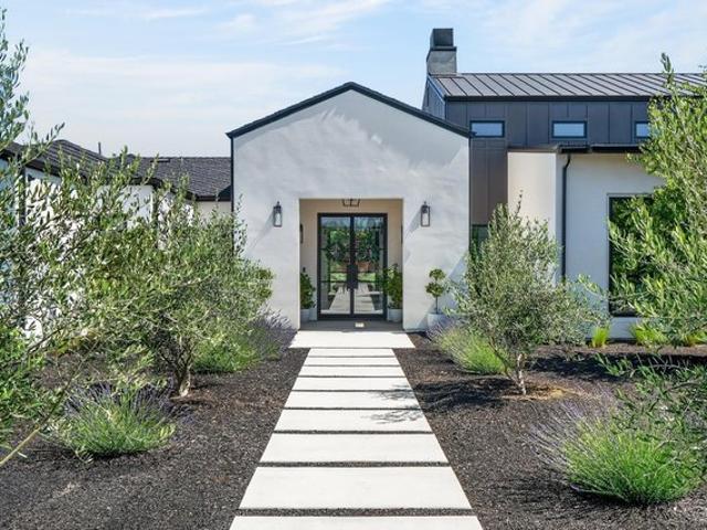 6415 E Vina Ln, Stockton, CA 95212