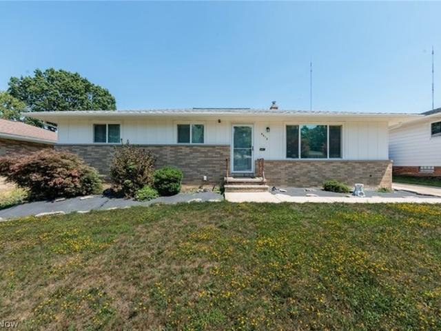 6415 S Park Blvd, Parma, OH 44134