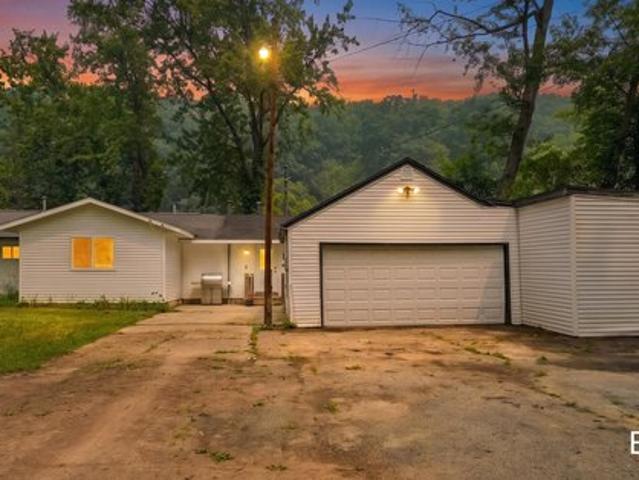 6415 W Bell Meadow Dr, Grant, MI 49327