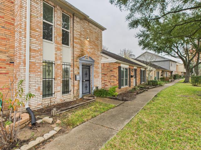 6416 Bankside Dr, Unit 42, Houston, TX 77096 | MLS #48673