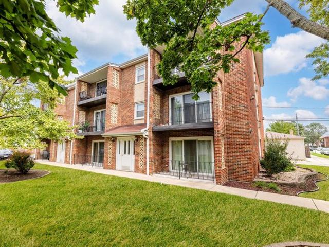 6416 W 64th Pl Apt 3A, Chicago, IL 60638