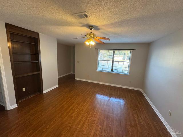 6417 Kennington Cir, Milton, FL 32570 | Compass