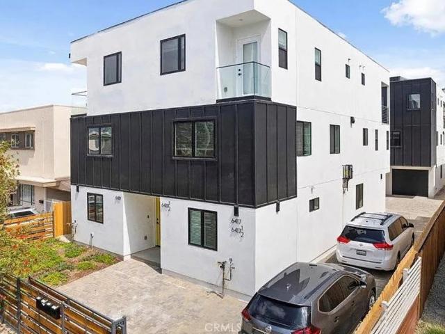 1/2 Lexington Avenue