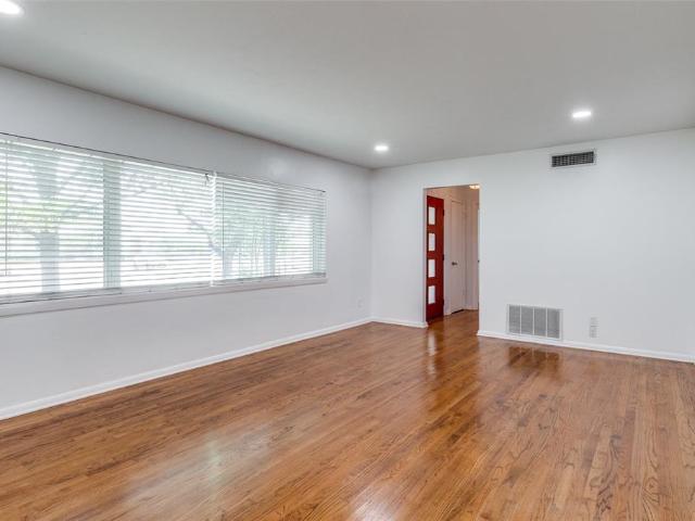6418 E Lovers Ln, Dallas, TX 75214 | MLS #21245
