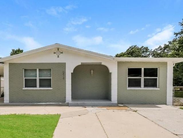 6418 Yosemite Dr, Tampa, FL 33634