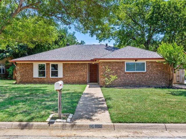 6419 Elm Springs Dr, Arlington, TX 76001