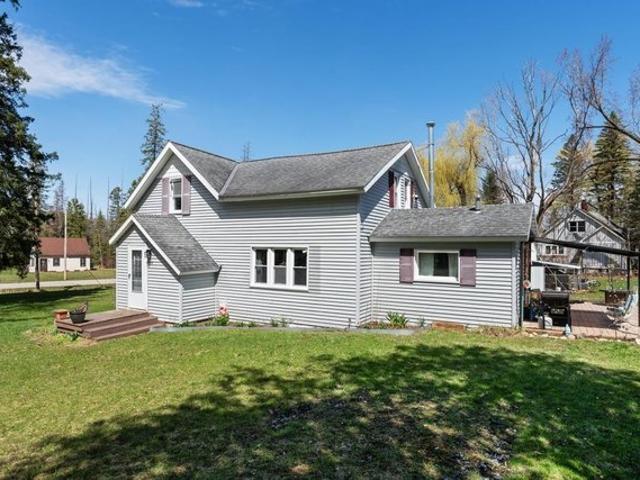 6419 River St, Alanson, MI 49706