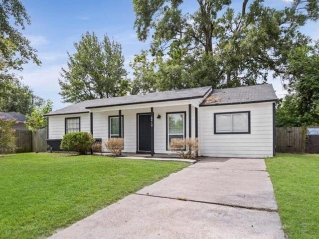 6410 Hartwick Rd, Houston, TX 77016