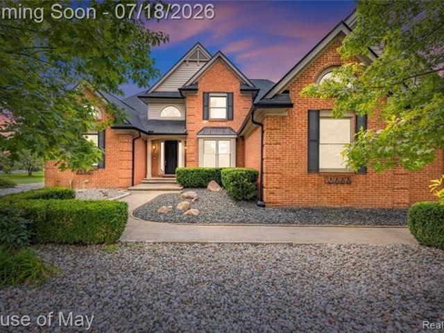 6411 Lapham Ct, Salem, MI 48170