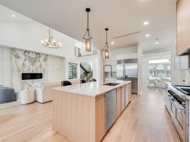 6411 Royal Lane