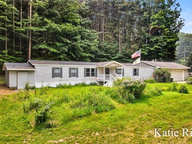 6411 W Cleveland Rd, Montague, MI 49437