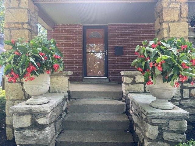 6412 McGee St, Kansas City, MO 64113