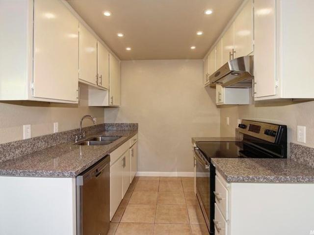6412 Benning St Apt 5, Orangevale, CA 95662