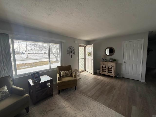 6413 E 175 N