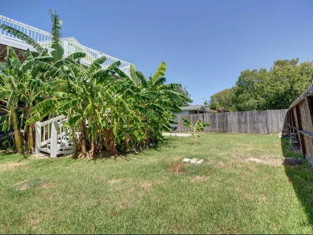 641 4th St, Dickinson, TX 77539 | MLS #13875