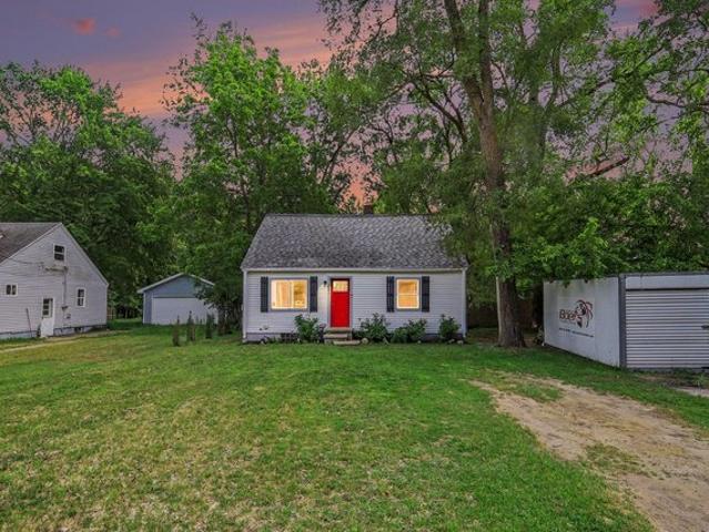 641 Churchill Dr, Muskegon, MI 49441