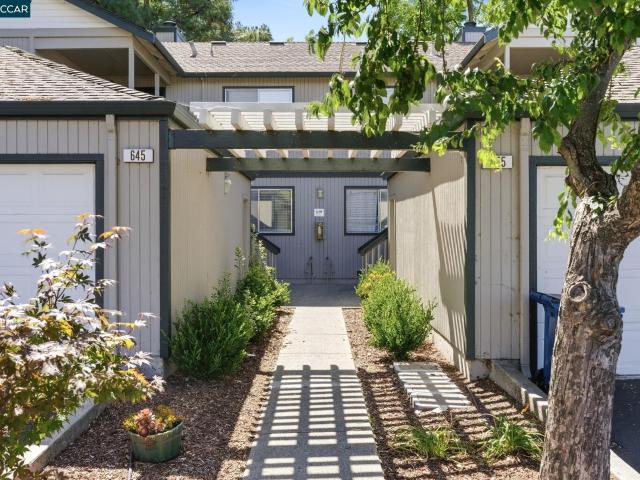 641 Chadwick Ln