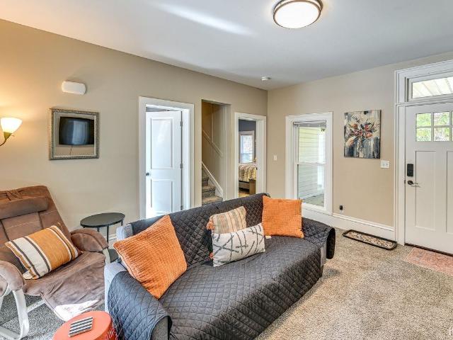 641 E Dragoon Trail