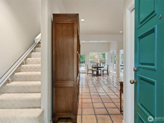 641 E Lakeshore Drive