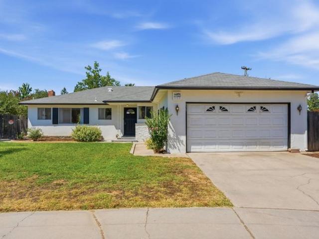 641 E Scott Ave, Fresno, CA 93710