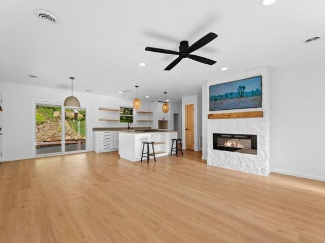 641 Eiserman Ave, Branson, MO 65616