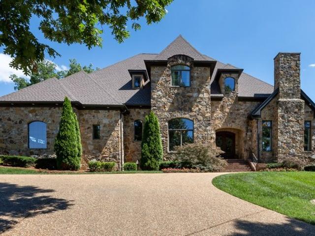 641 Five Oaks Blvd, Lebanon, TN 37087