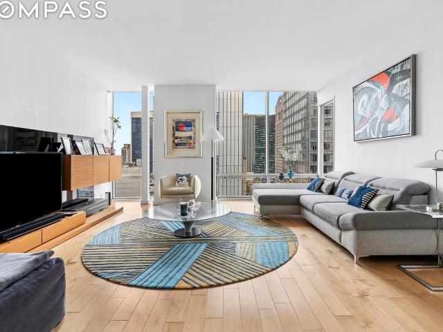 641 Fifth Avenue, New York, NY