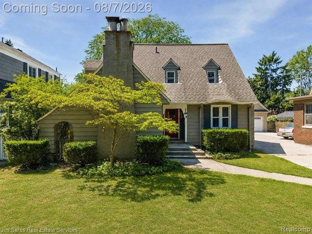 641 Fisher Rd, Grosse Pointe, MI 48230