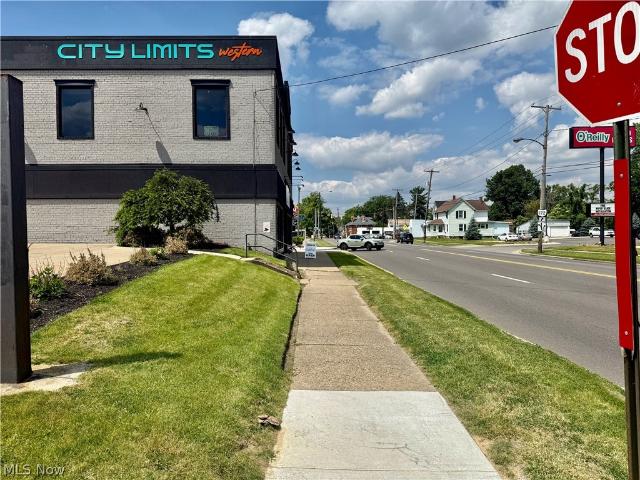 641 Lincoln Way W 1 or 2