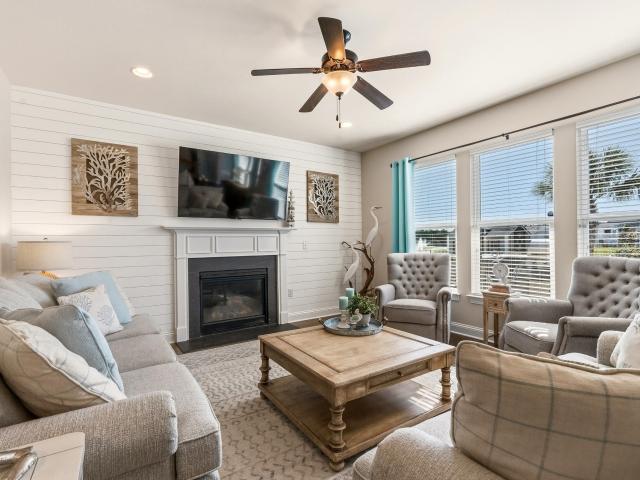 641 Mirella Loop