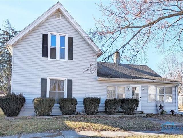 641 N Poplar St, Fostoria, OH 44830