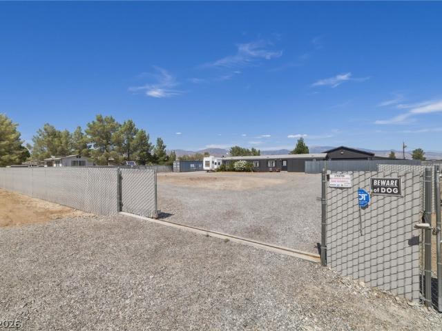 641 S Woodchips Road