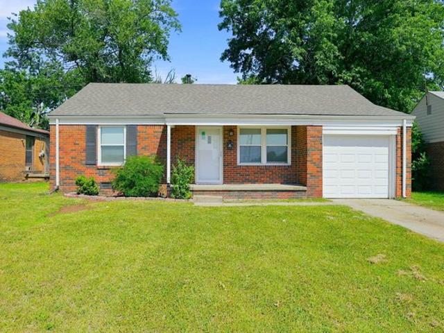 641 S Apache Dr, Wichita, KS 67207