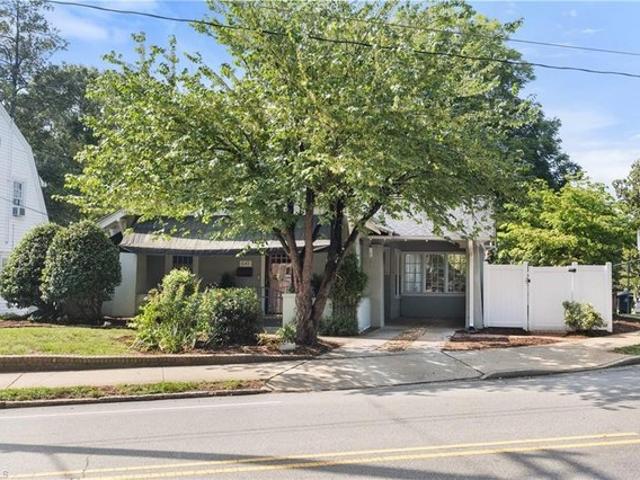 641 S Hawthorne Rd, Winston Salem, NC 27103