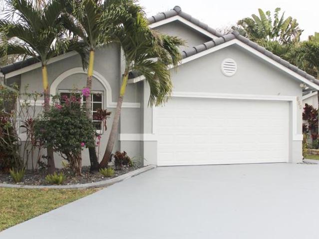 641 SW 176th Ave, Pembroke Pines, FL 33029