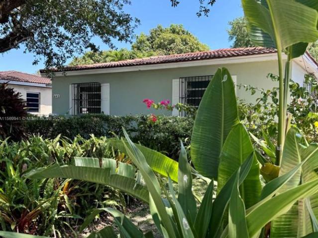 641 SW 66th Ave, Miami, FL 33144