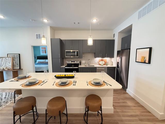 641 W Crosstimbers St, Unit B1 334, Houston, TX 77018 | MLS #81778 | Compass