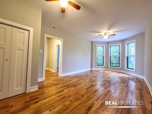641 W Oakdale Bed Ave Unit 3, Chicago, IL 60657