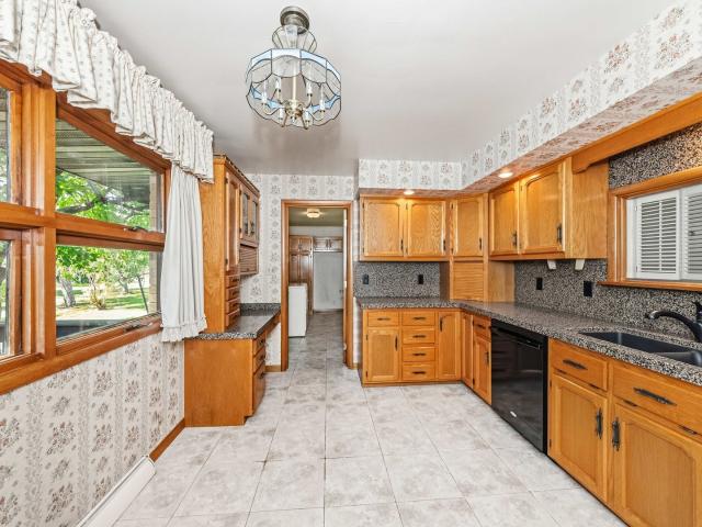 641 W Sixth Street