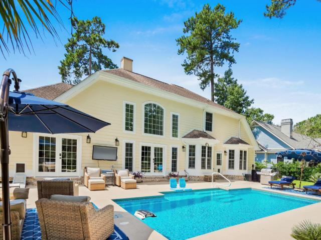 641 Whispering Pines Ct