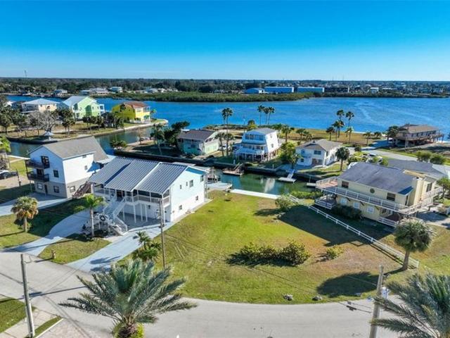 6424 Driftwood Dr, Hudson, FL 34667
