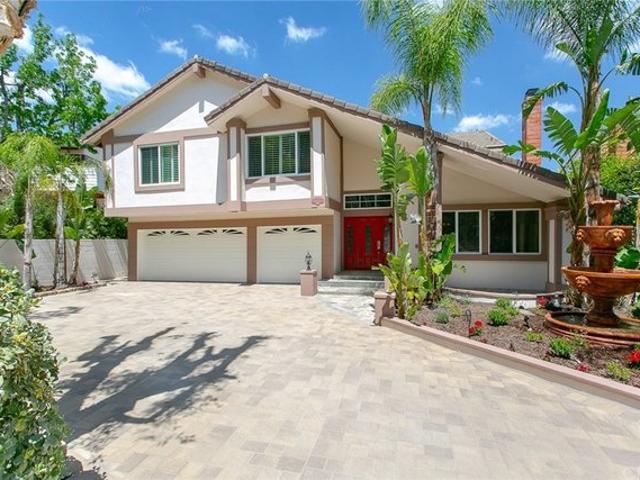 6425 E Shady Valley Ln, Anaheim, CA 92807