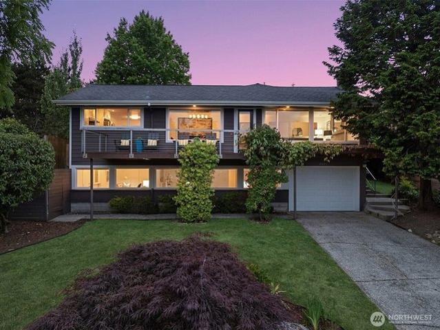 6425 Hampton Rd S, Seattle, WA 98118