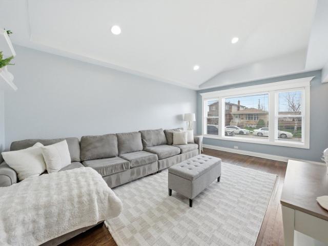 6425 W 64th Street