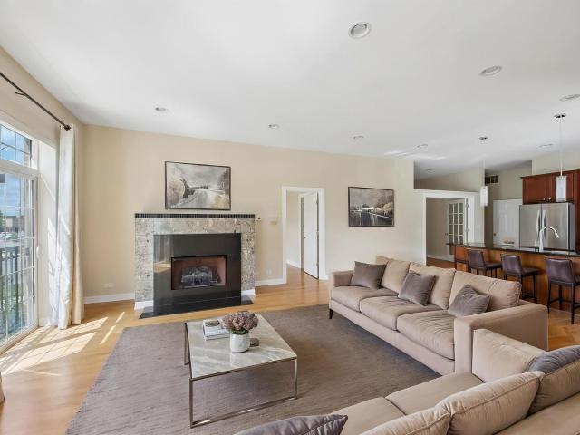 6425 W TOUHY Avenue # 2C