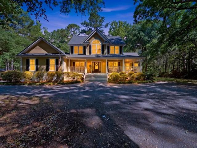 6426 Farm House Rd, Ravenel, SC 29470