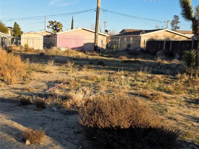 6427 Balboa Ave, Yucca Valley, CA 92284 | MLS #MB25271 | Compass
