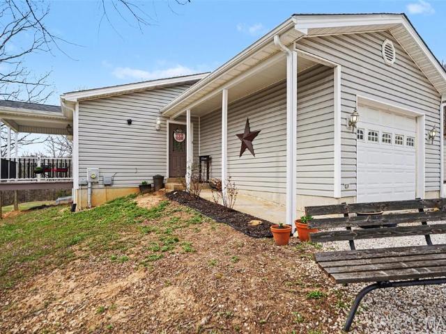 6427 Hillsboro House Springs Rd, House Springs, MO 63051 | Compass