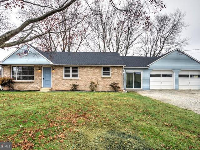 6428 York Rd, Spring Grove, PA 17362